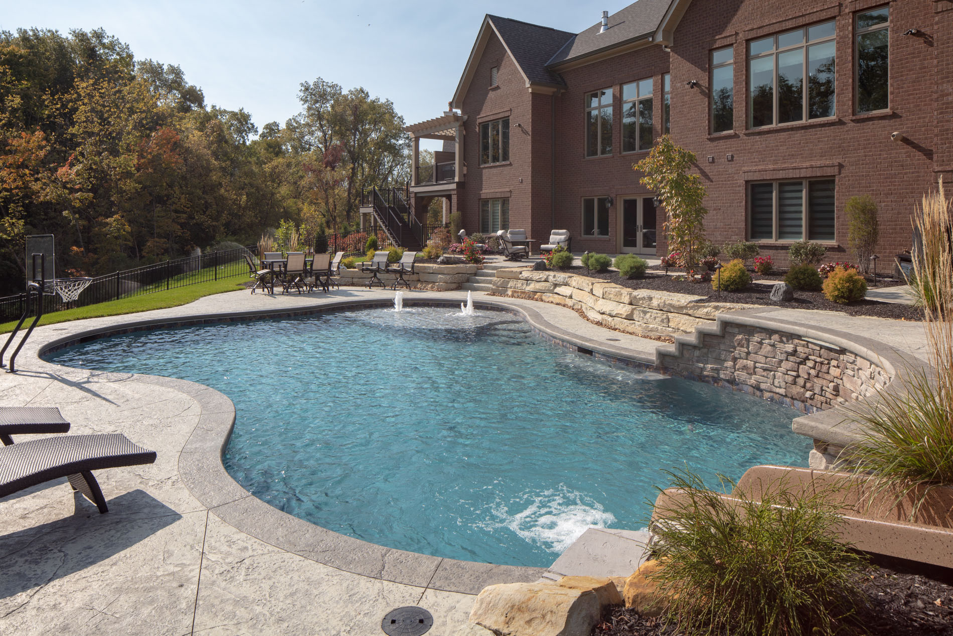 Custom Gunite Swimming Pools & Spas Cincinnati OH | Mid-American Gunite ...